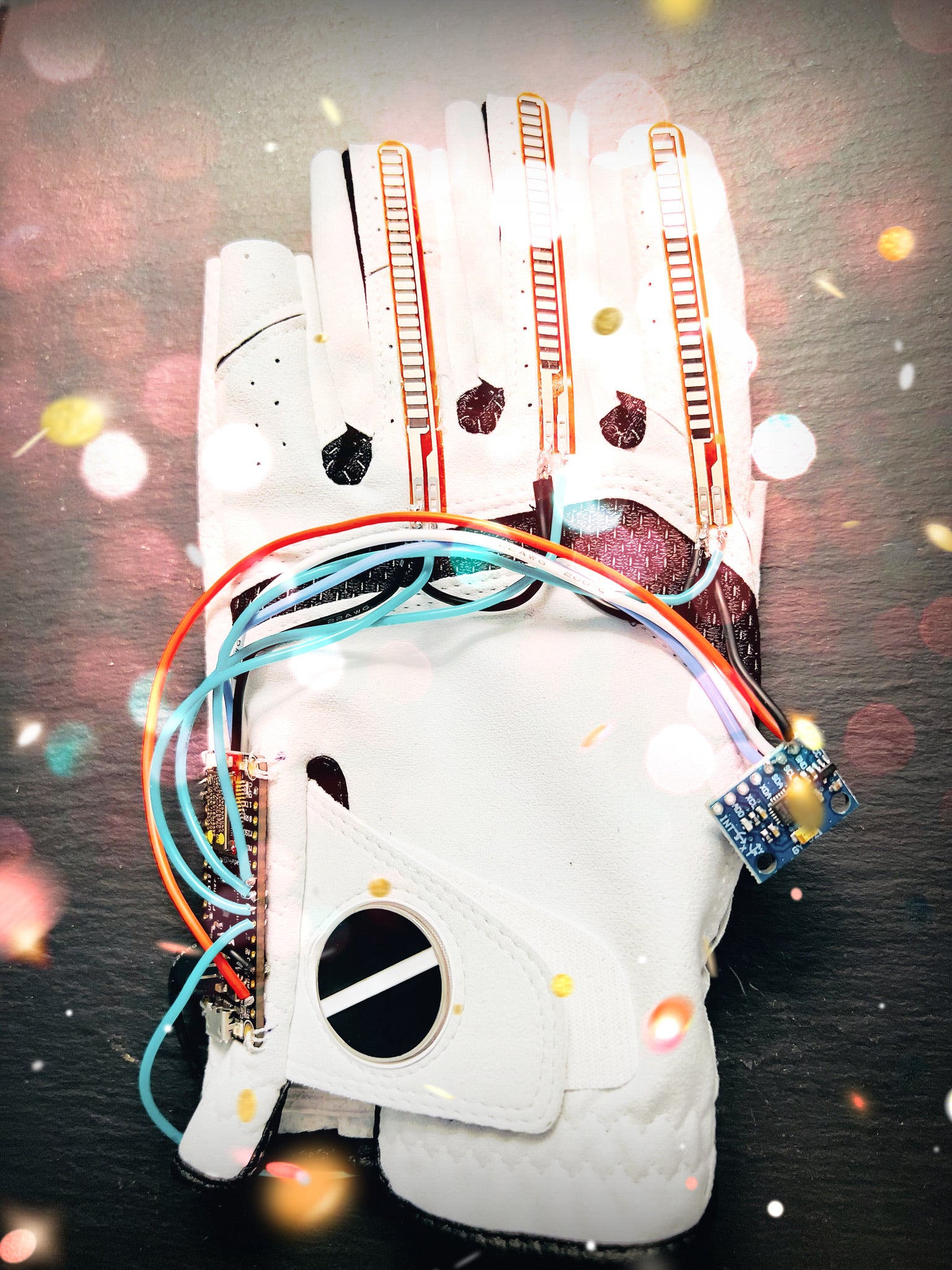 Hand://Poem. A smart glove that amplifies your creativity. – handpoem